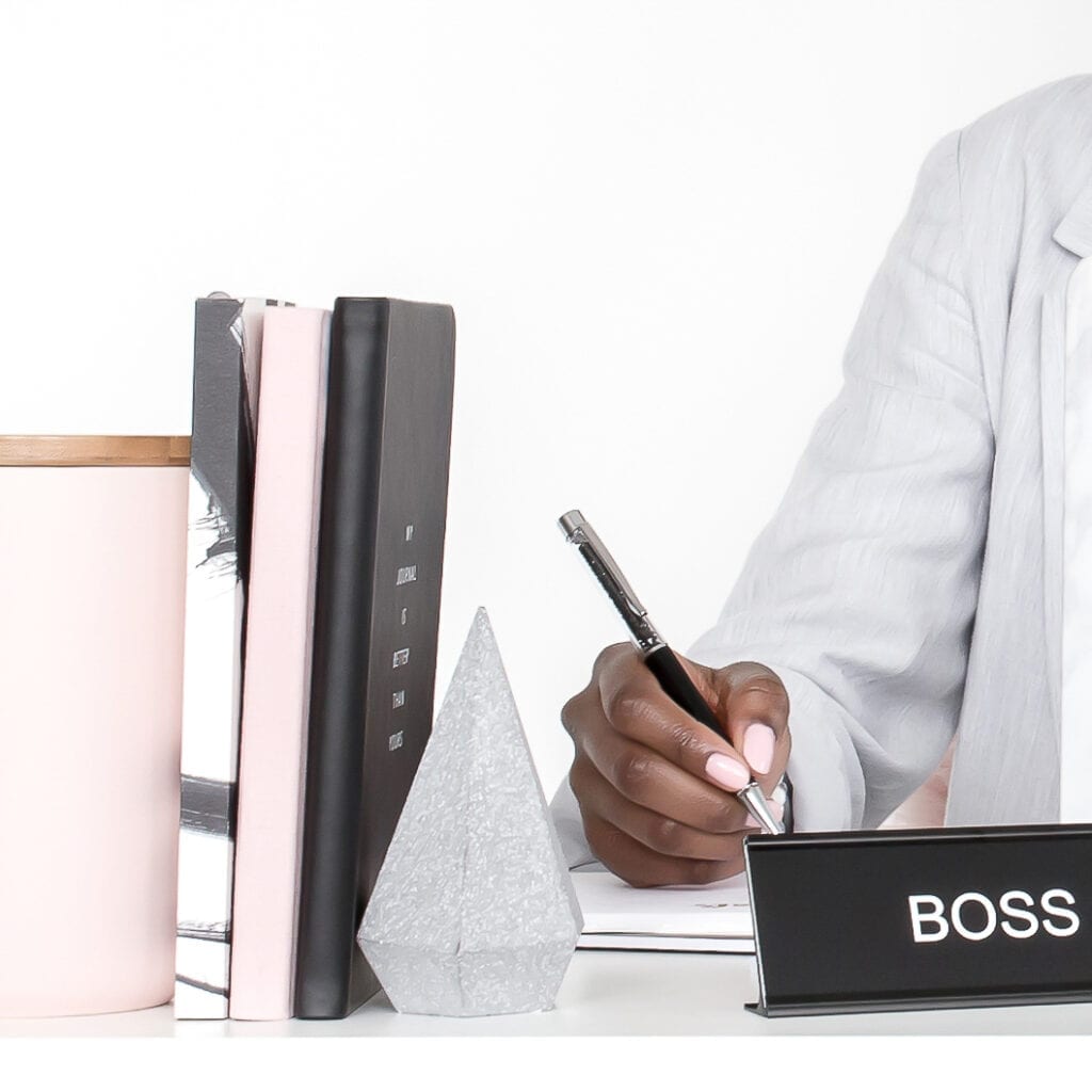 2020 New Year's Resolutions Tracker-January's Free Printable!